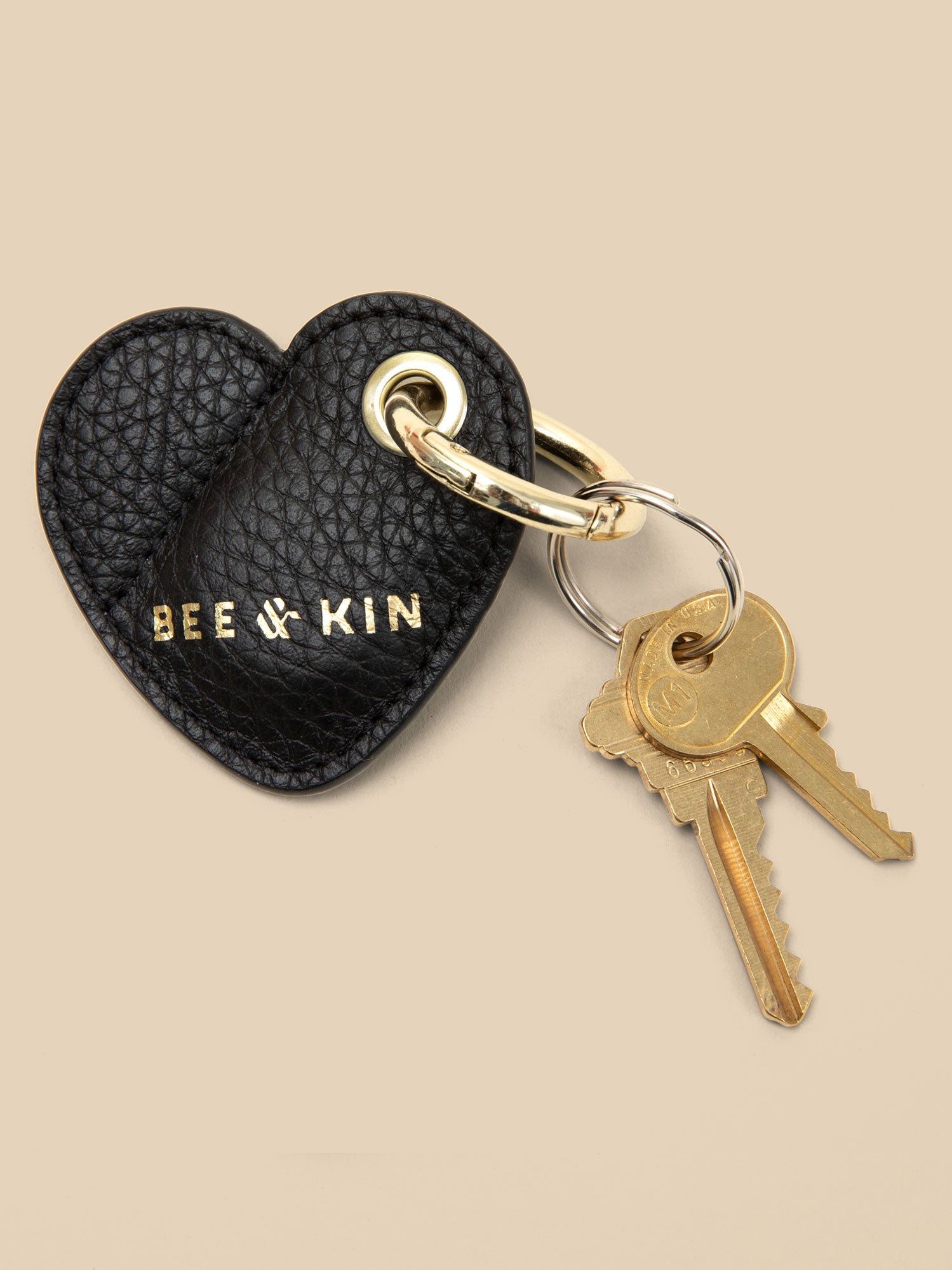 Black Leather AirTag Keychain – BEE AND KIN