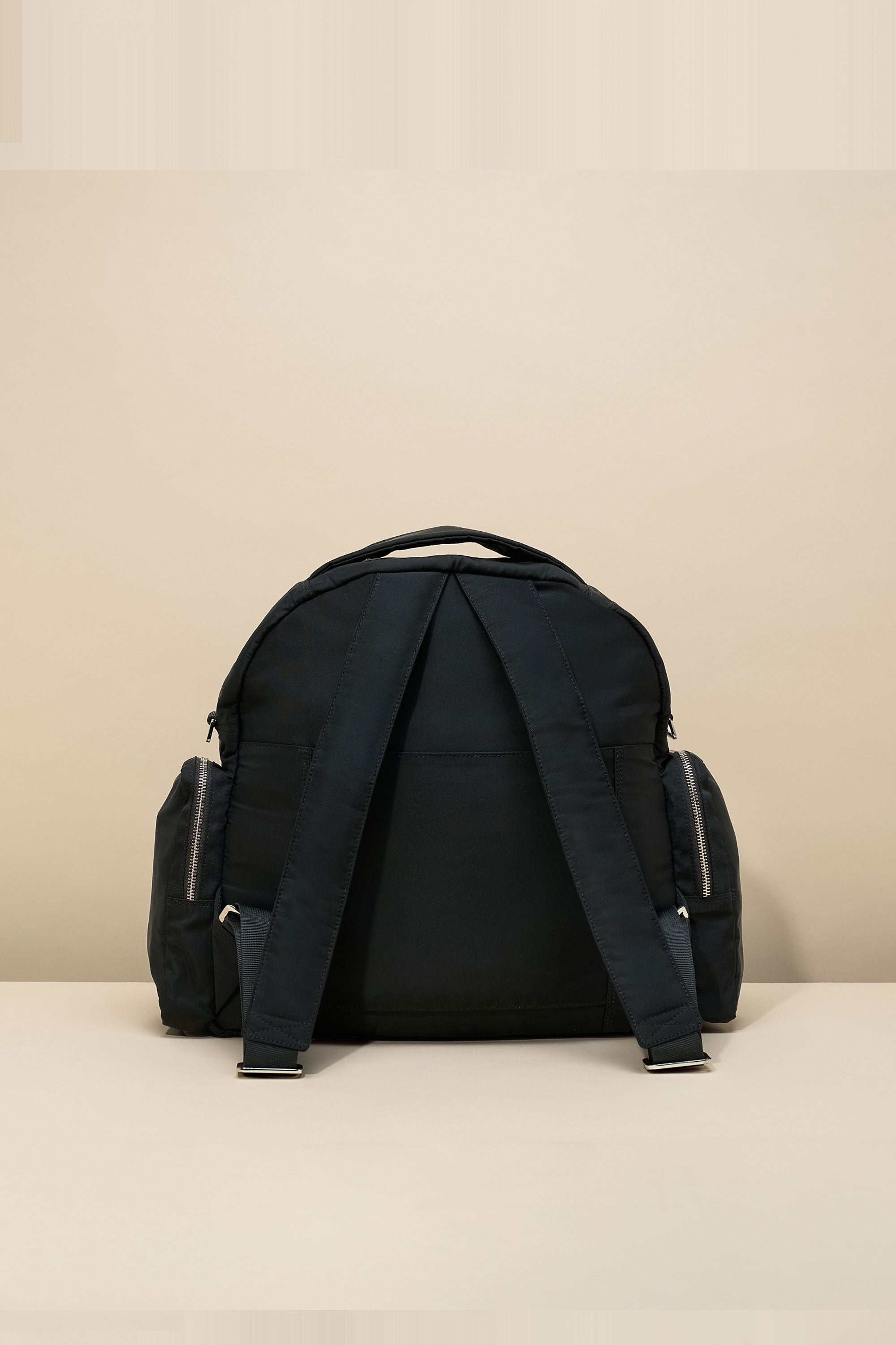 Black Smart Backpack For Travel | Best Travel Backpacks – BEE AND KIN